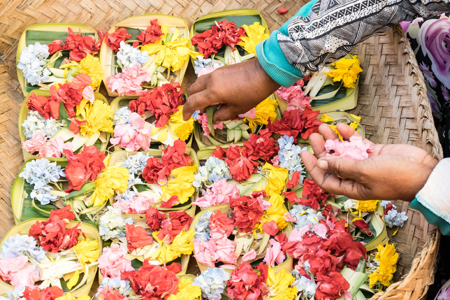 In Bali, "Canang Sari" Flower Offerings Are a Way of Life - Garden ...